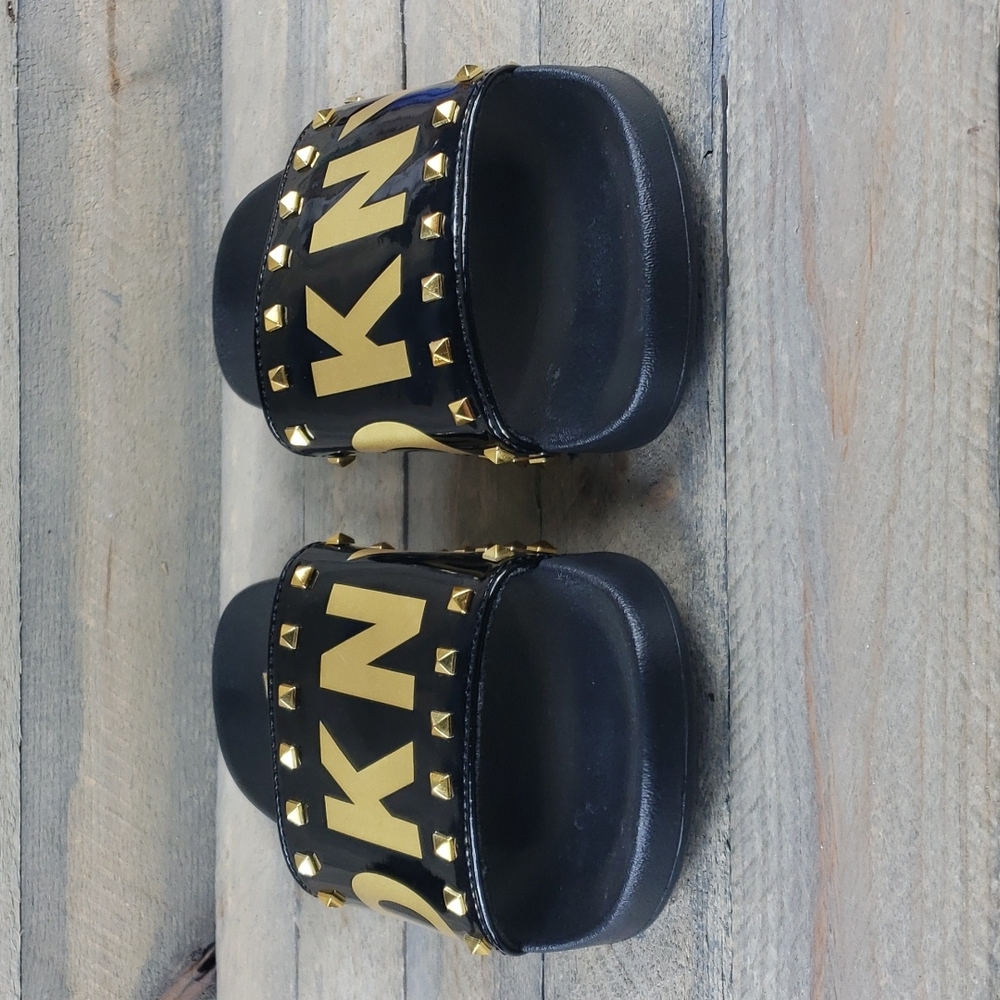 Dkny Logo Band Slides Sandals Black Gold New - Gem